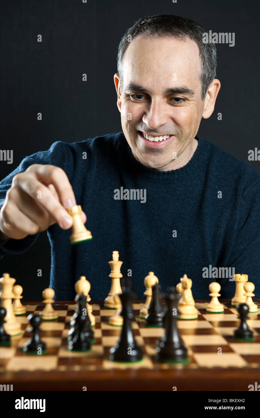 Challenger chess set hi-res stock photography and images - Alamy