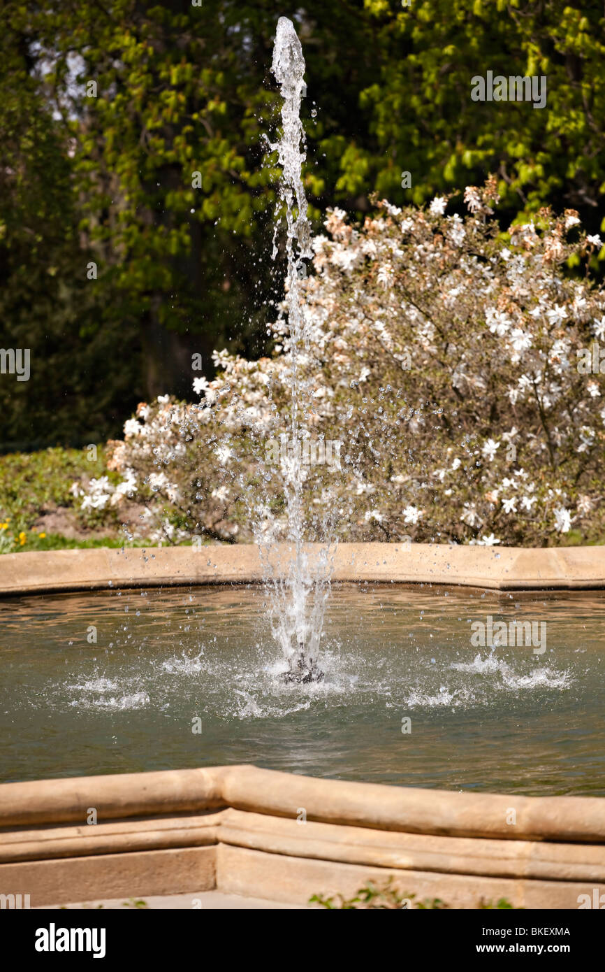 Wet flower fountain hi-res stock photography and images - Alamy