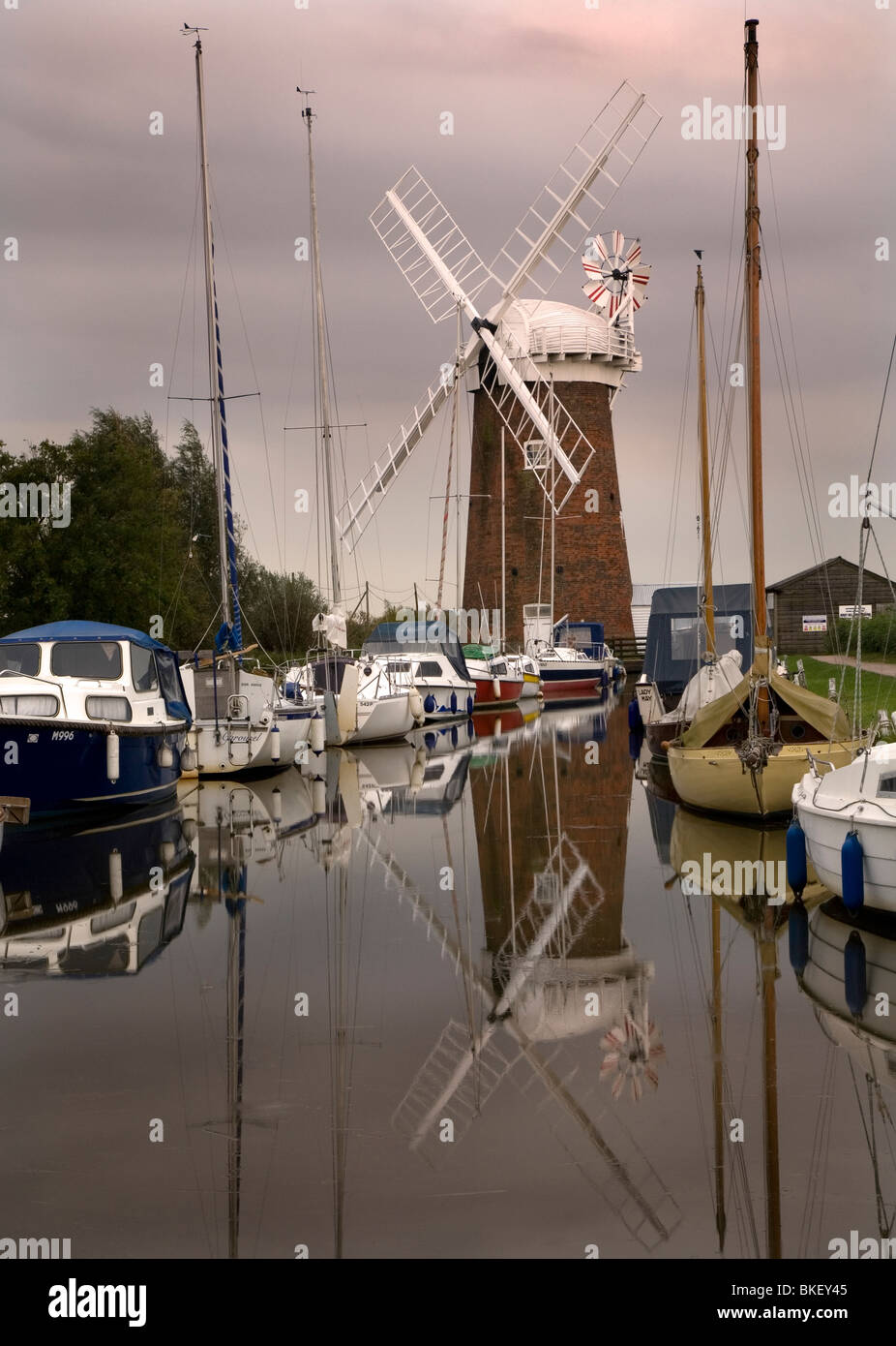 Fenland with windmill hi-res stock photography and images - Alamy