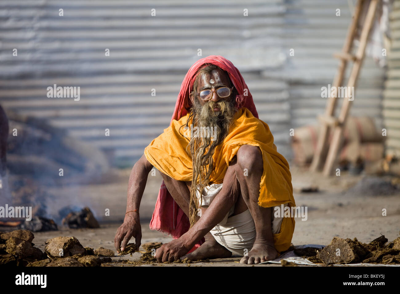 Sadhu dress hi-res stock photography and images - Alamy