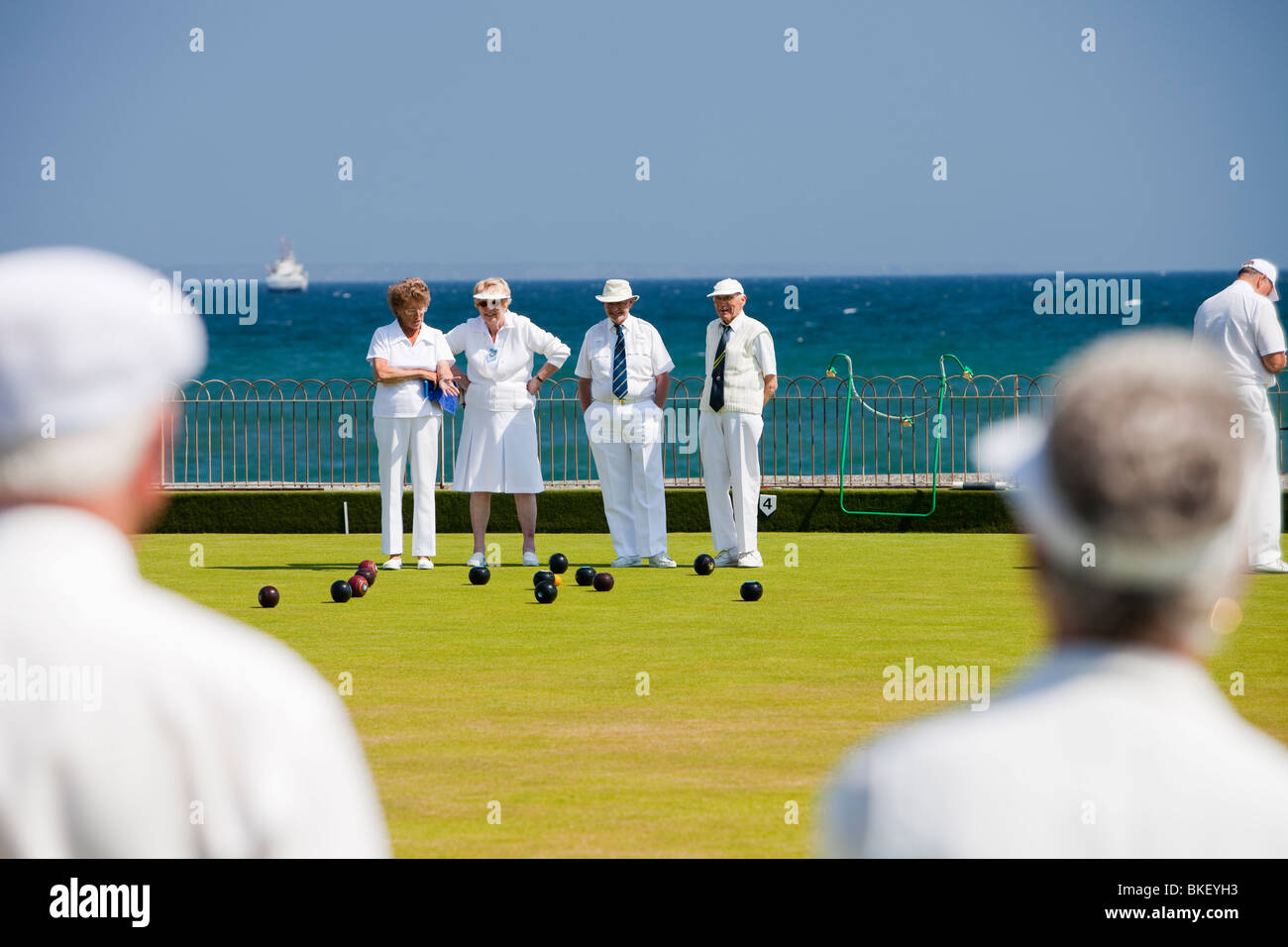 Bowls and pensioners hi-res stock photography and images - Alamy