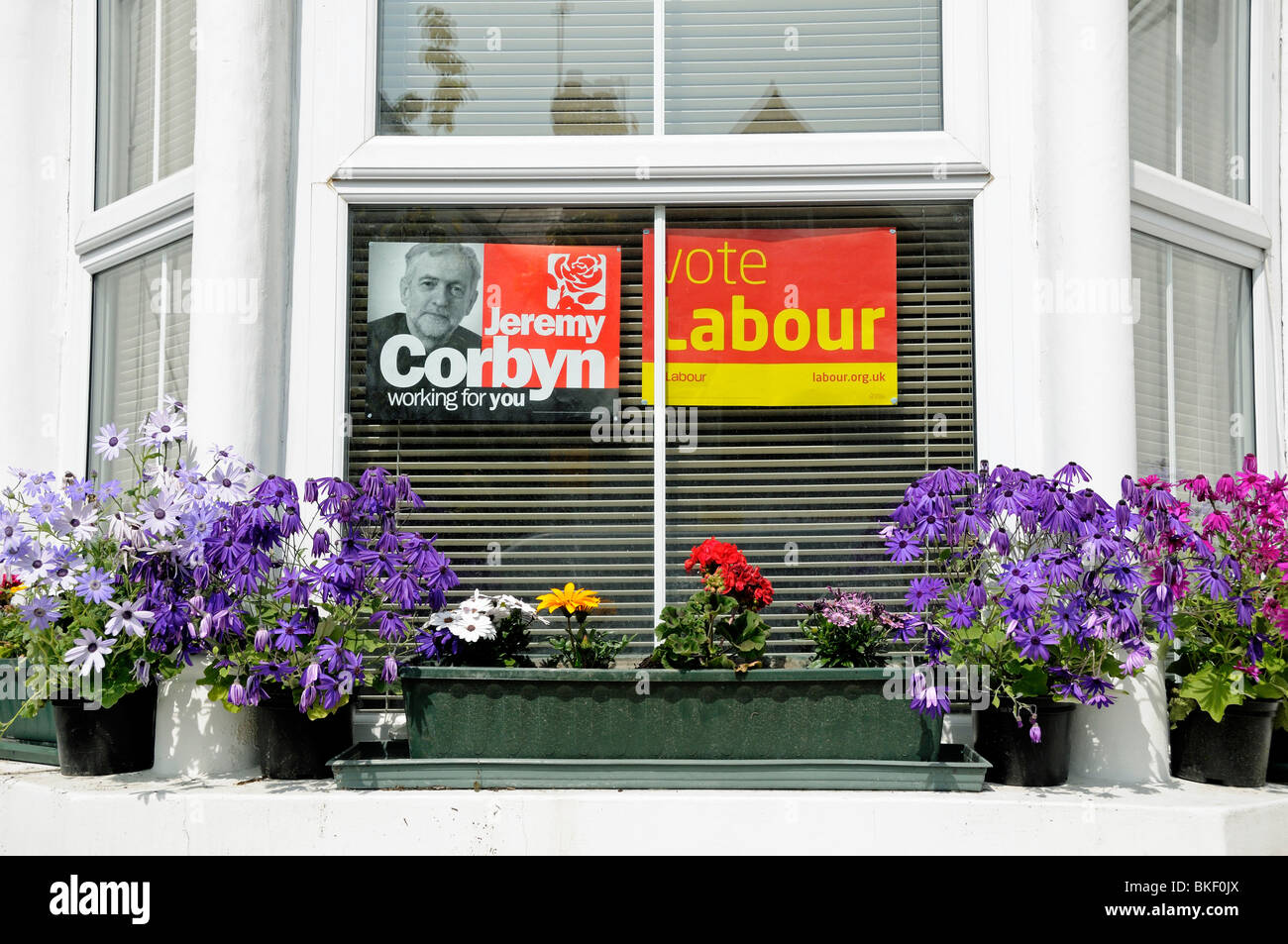 Vote Labour Poster High Resolution Stock Photography and Images - Alamy