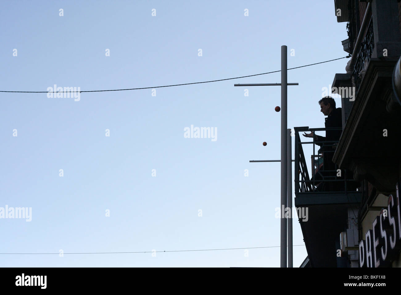 Oranges throwing hi-res stock photography and images - Alamy