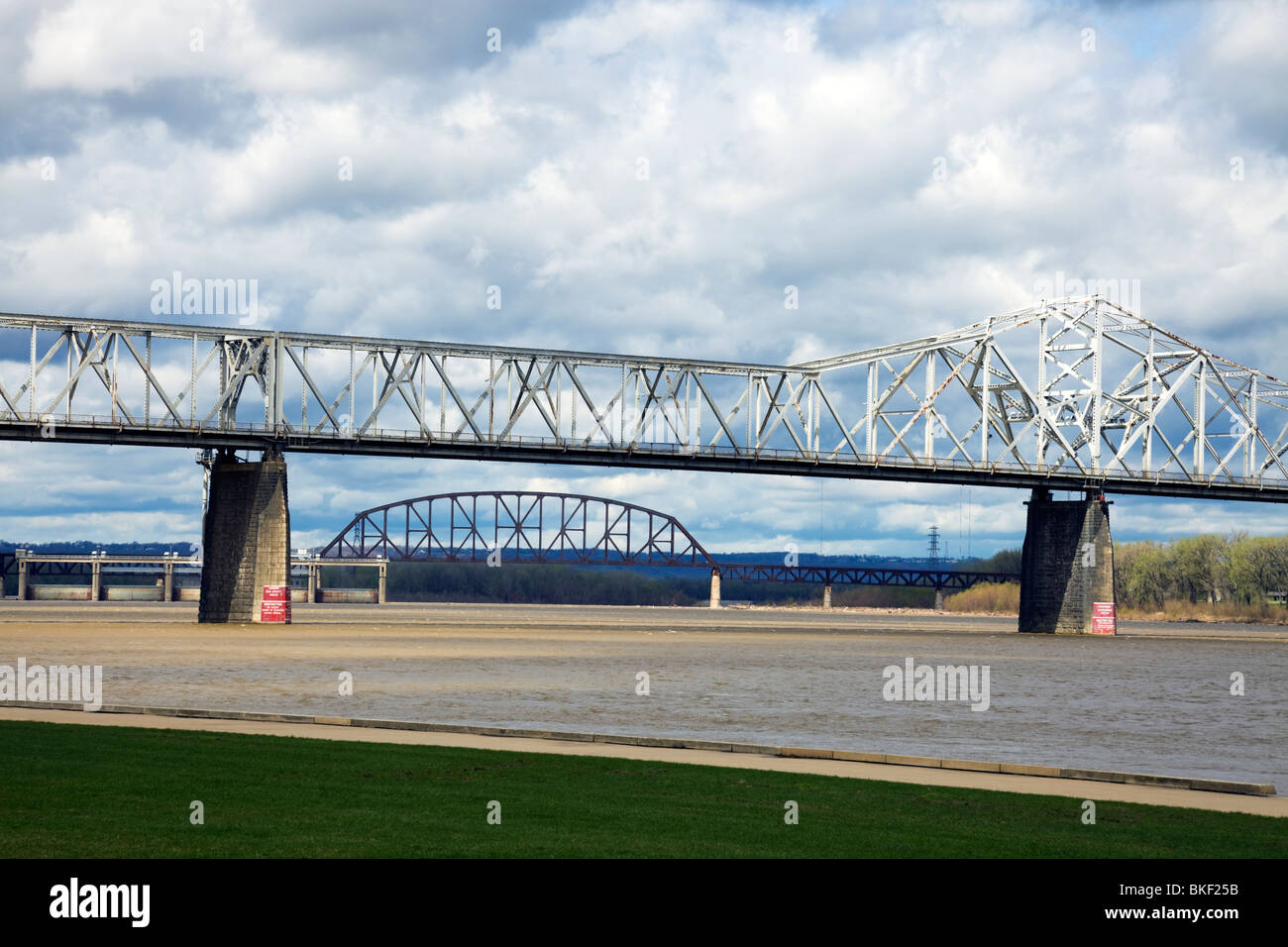 Bridges on Ohio River in Louisville Stock Photo - Alamy