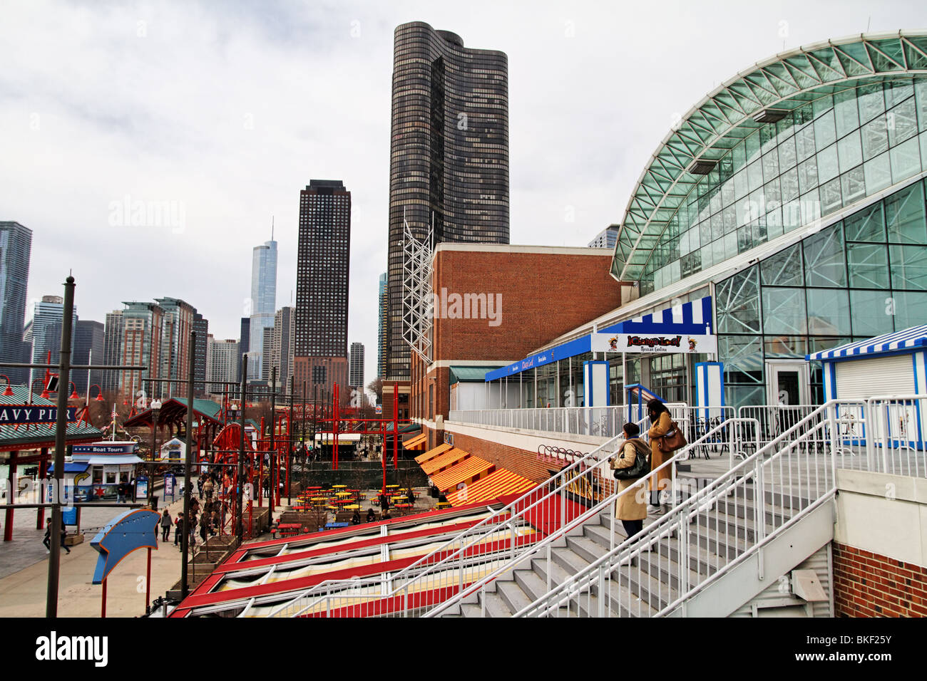 Chicago municipal pier hi-res stock photography and images - Alamy