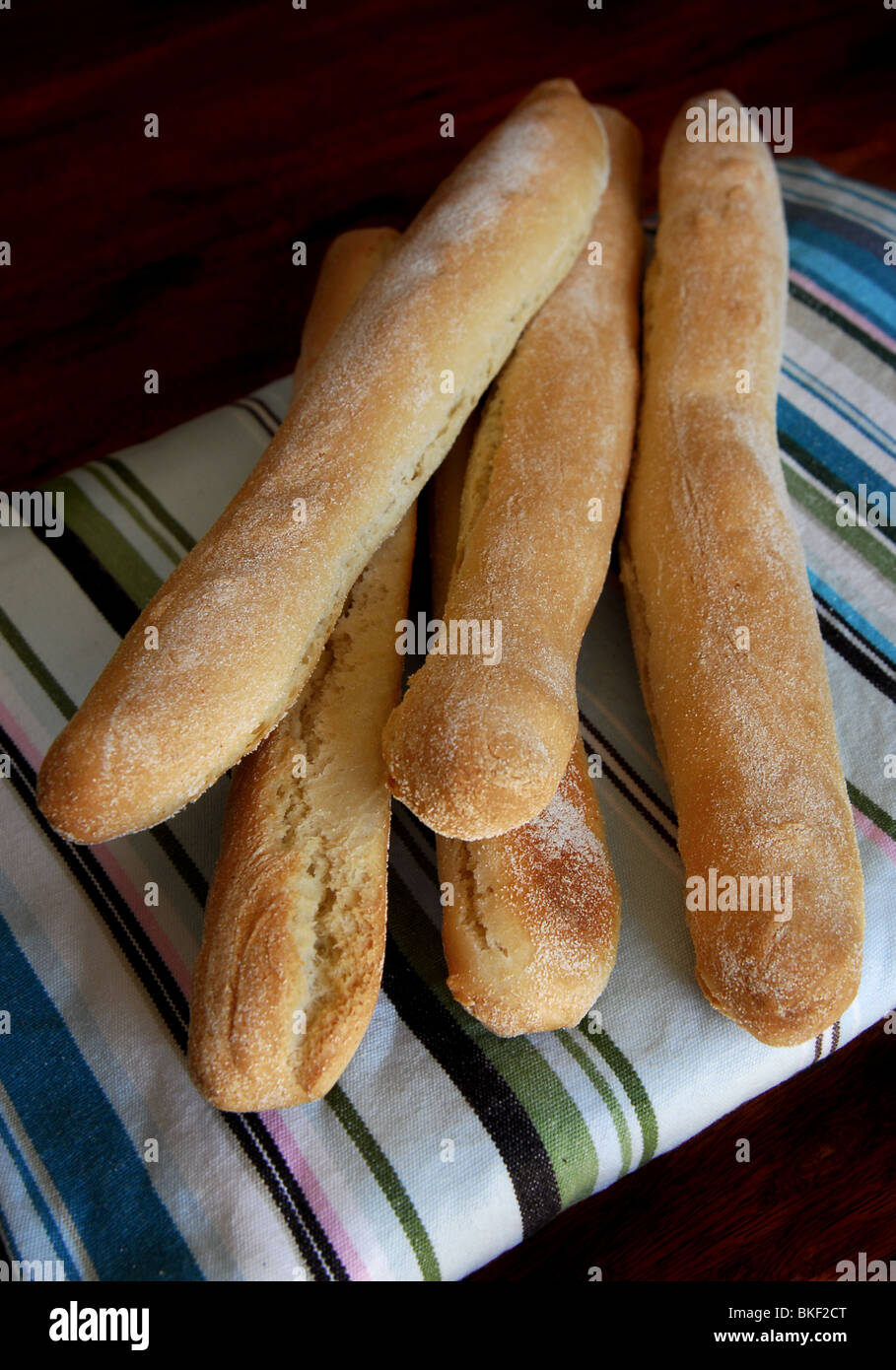 Bagettes hi-res stock photography and images - Alamy