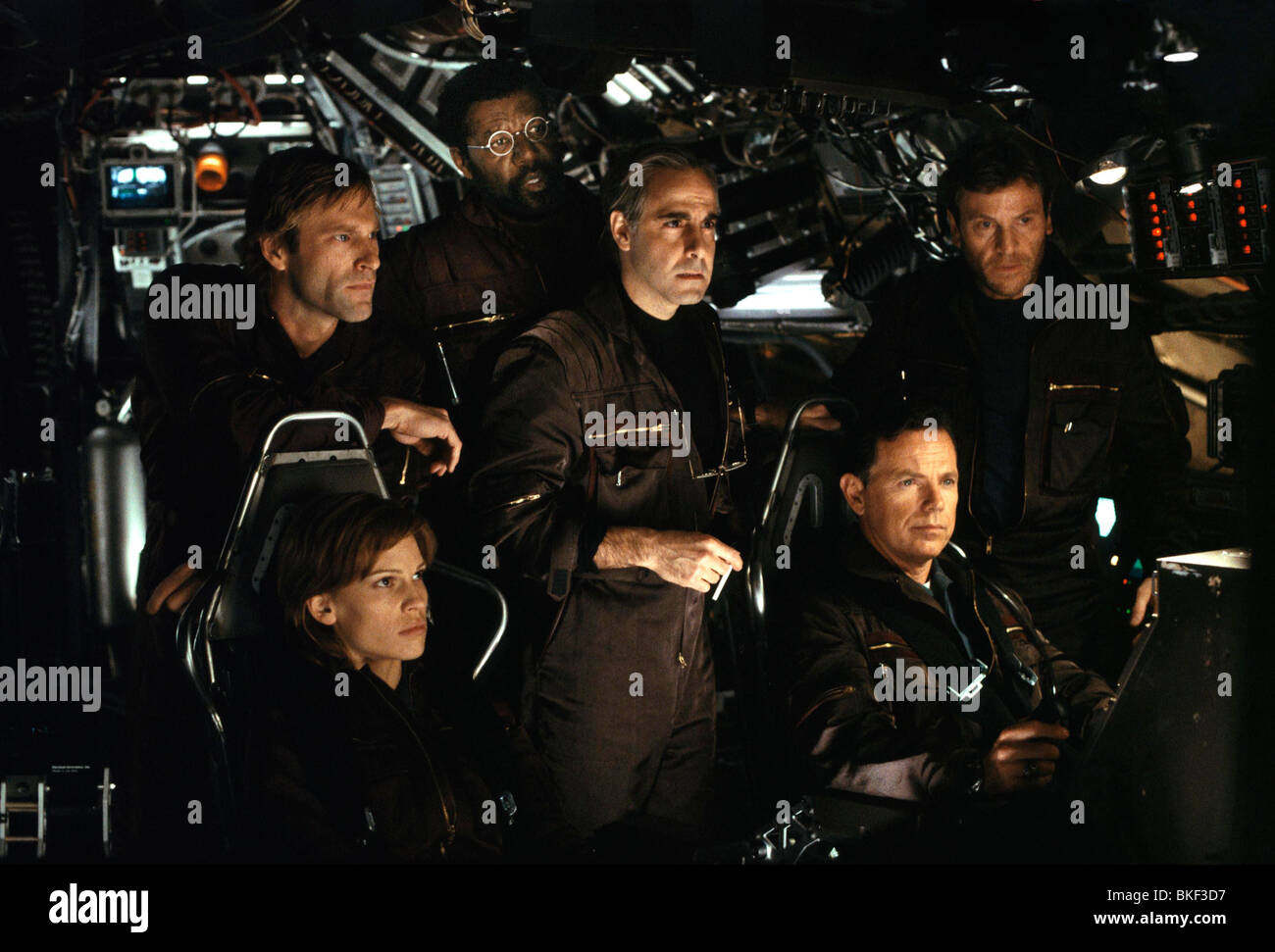 THE CORE (2003) HILARY SWANK, AARON ECKHART, DELROY LINDO, STANLEY ...