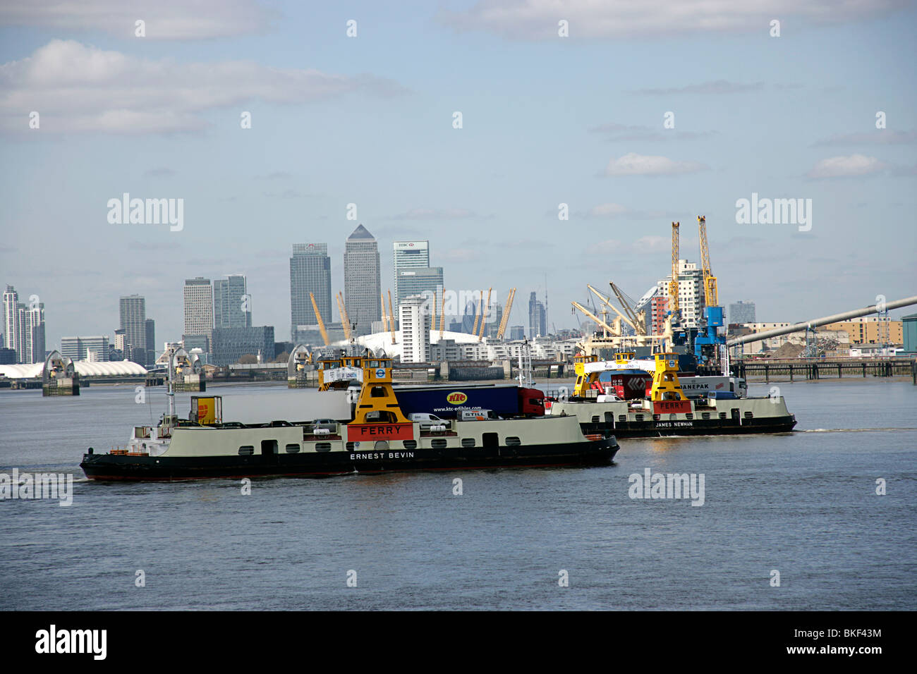 Woolwich ferry hi-res stock photography and images - Alamy