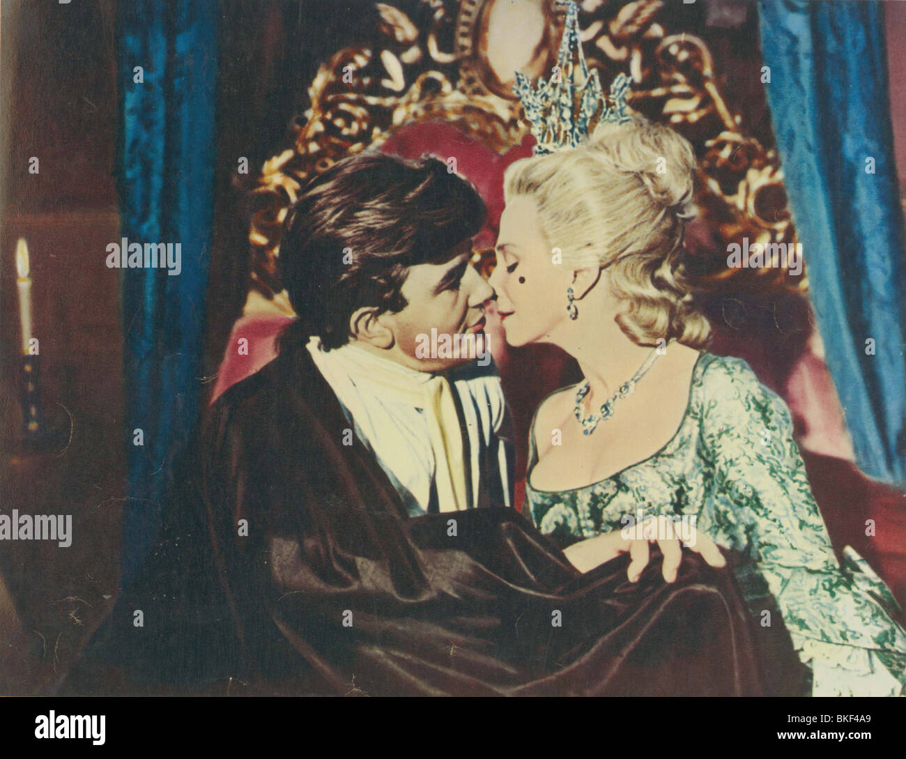 TOM JONES (1963) ALBERT FINNEY, SUSANNAH YORK TMJS 005FOH Stock Photo ...