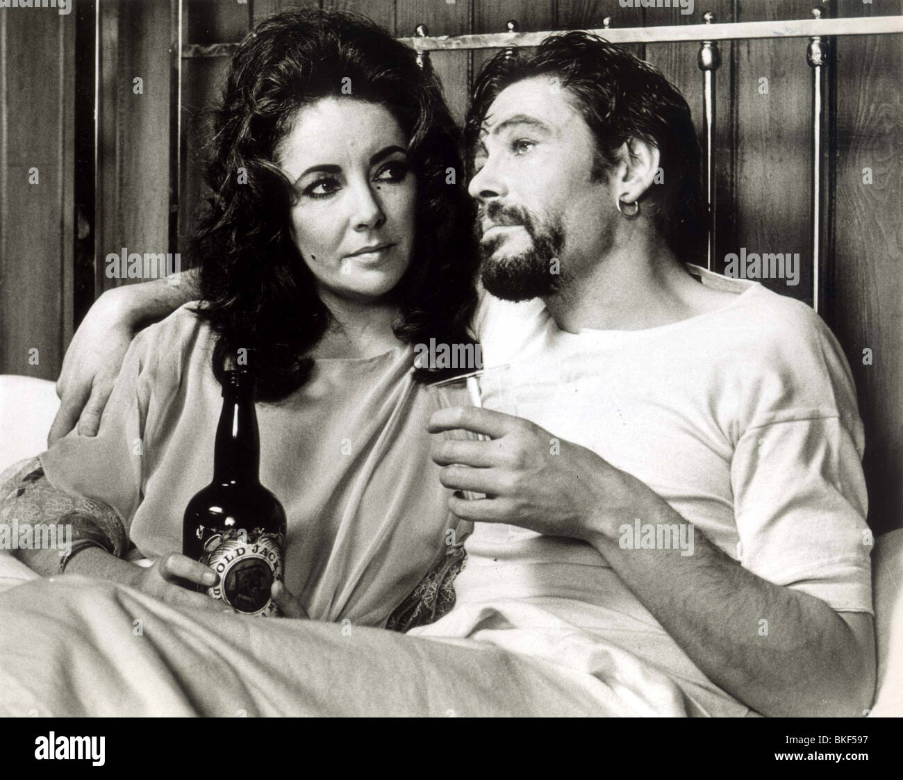 UNDER MILK WOOD (1973) ELIZABETH TAYLOR, PETER O'TOOLE UMWD 001P Stock ...