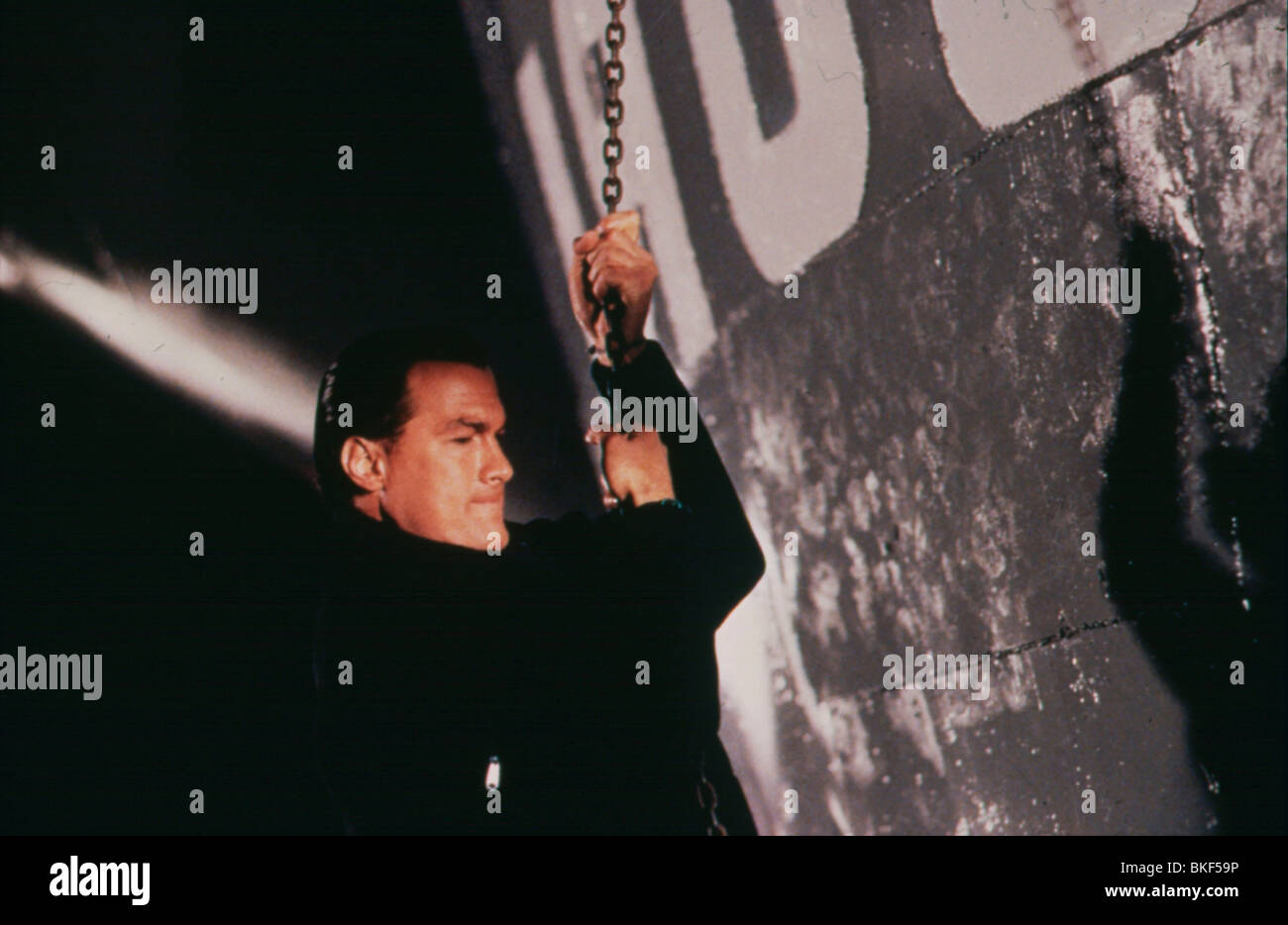 UNDER SIEGE (1992) STEVEN SEAGAL UNSG 017 Stock Photo - Alamy