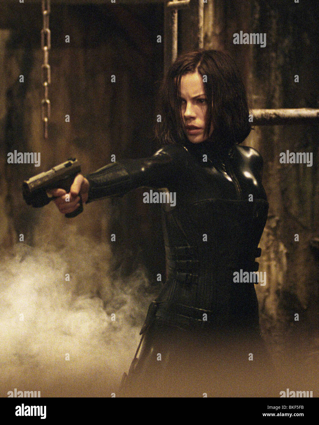 UNDERWORLD (2003) KATE BECKINSALE UDWD 001-04 Stock Photo - Alamy
