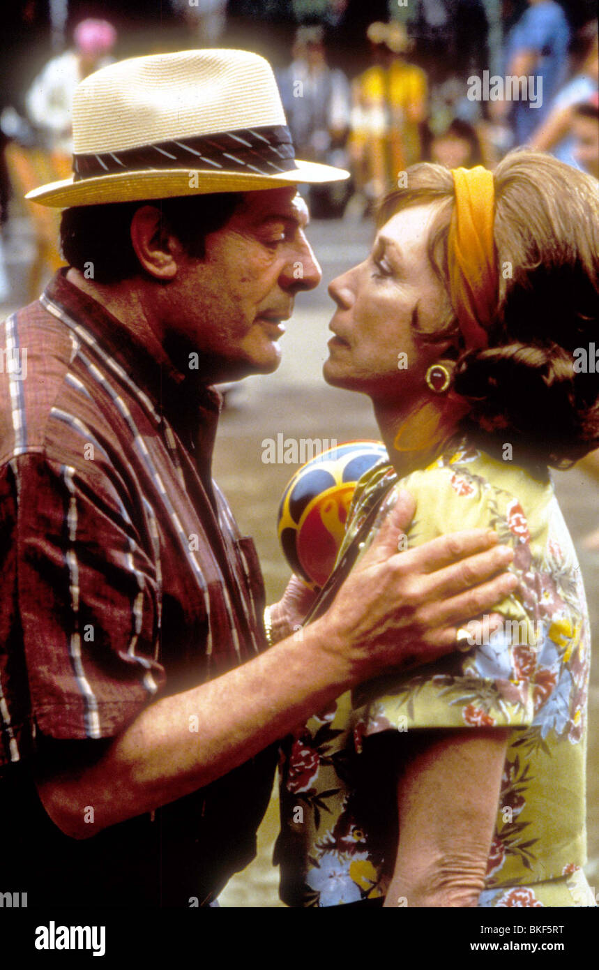 Used people 1992 shirley maclaine hi-res stock photography and images ...