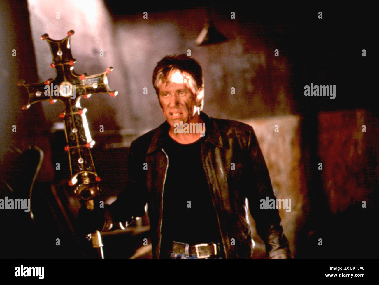 JOHN CARPENTER'S VAMPIRES (1999) JAMES WOODS JCV 001 Stock Photo - Alamy