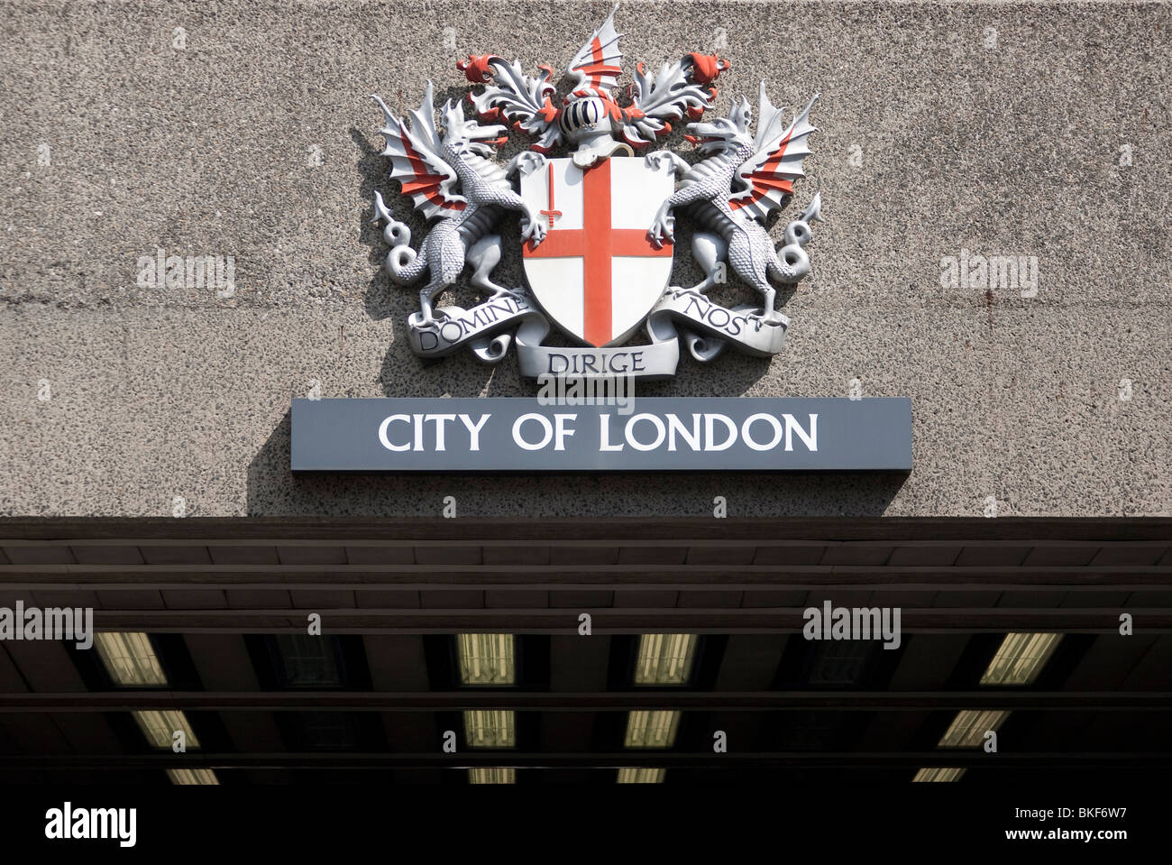 City of london shield hi-res stock photography and images - Alamy