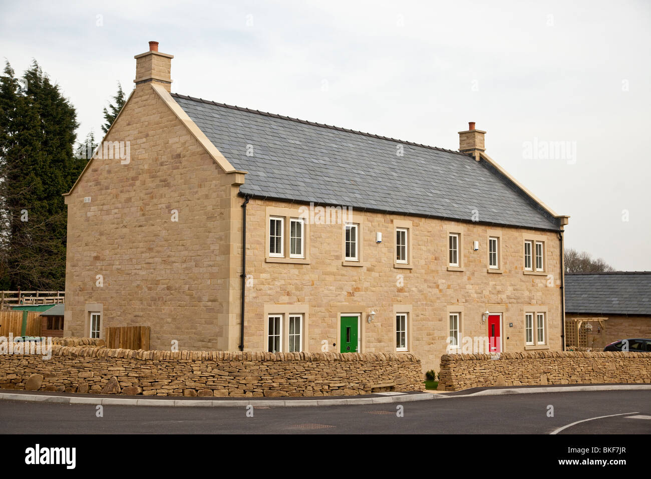 New housing development semi hi-res stock photography and images - Alamy