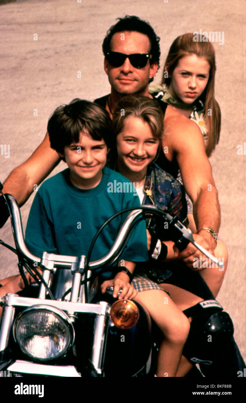 ZEUS AND ROXANNE (1996) MIKO HUGHES, JESSICA HOWELL, STEVE GUTTENBERG ...