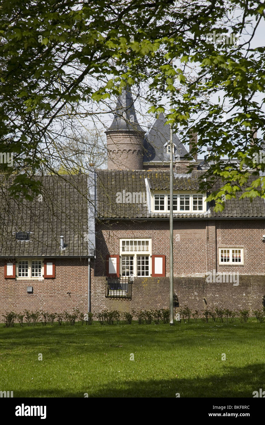 Well castle hi-res stock photography and images - Alamy