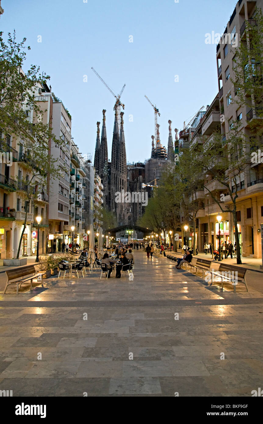 view down Avinguda da gaudi with la Sagrada Familia in the background ...
