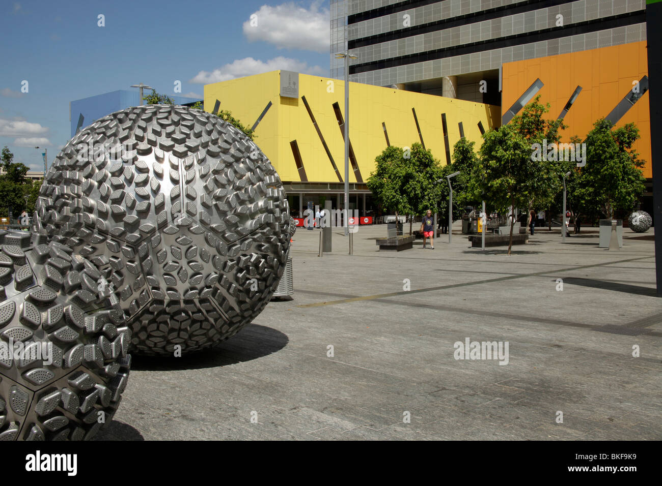 Silver architecture hi-res stock photography and images - Alamy
