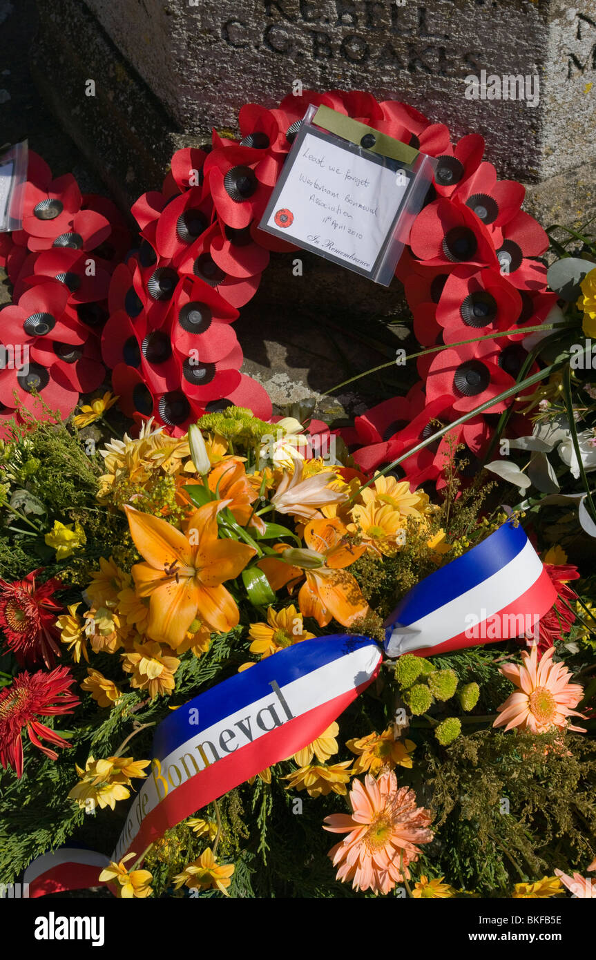 Poppy wreath british legion hi-res stock photography and images - Alamy