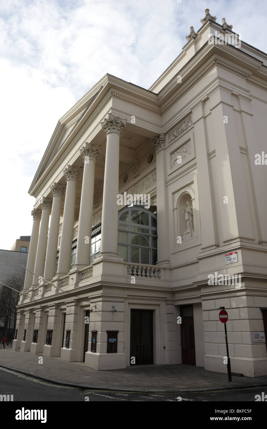 Front facade of The Royal Opera House in Covent Garden, London Stock ...