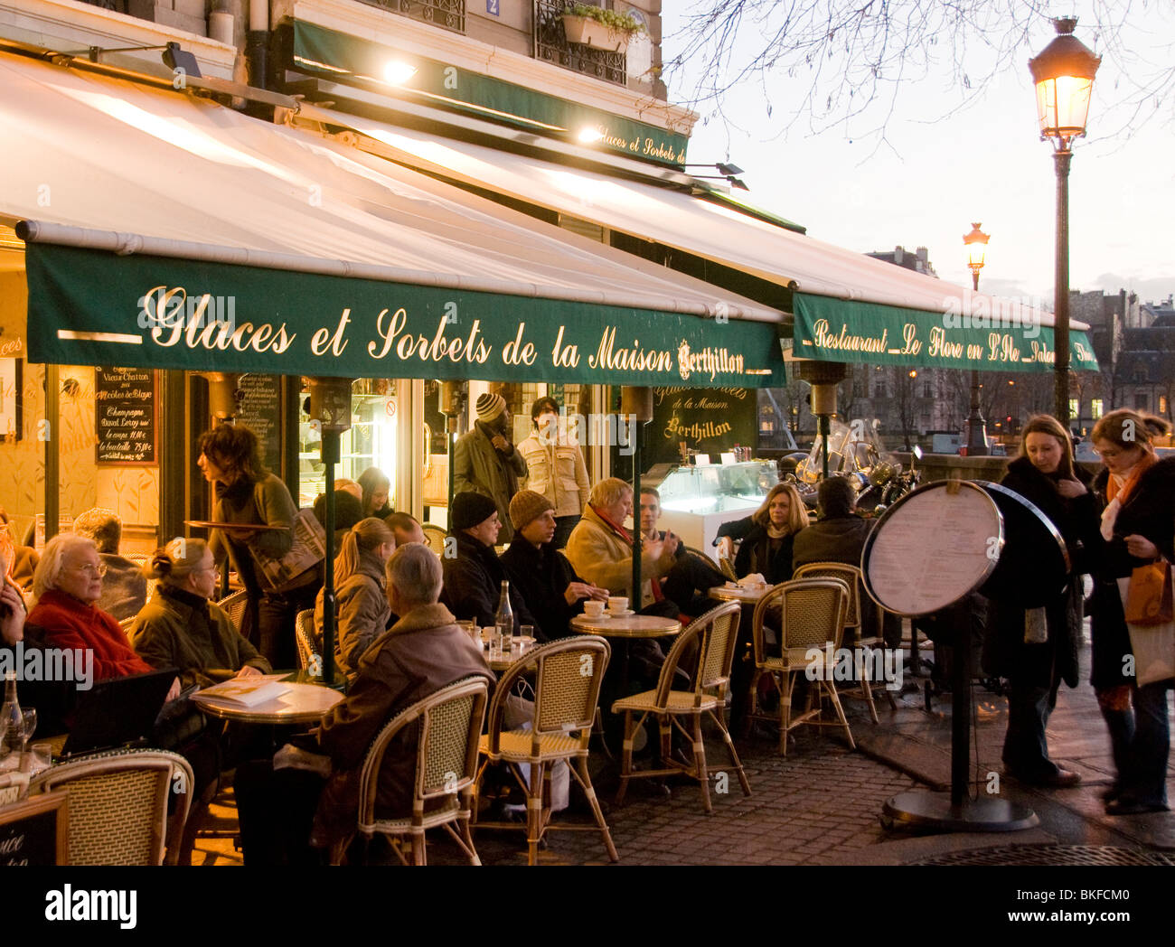 Berthillon cafe by the river Seine in Paris France Stock Photo - Alamy