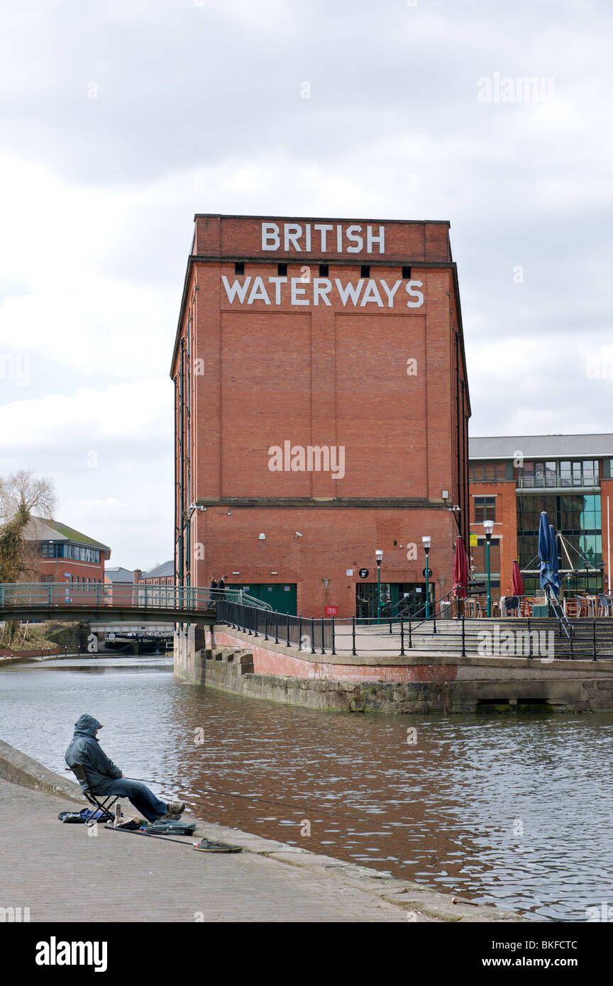 British waterways building hi-res stock photography and images - Alamy