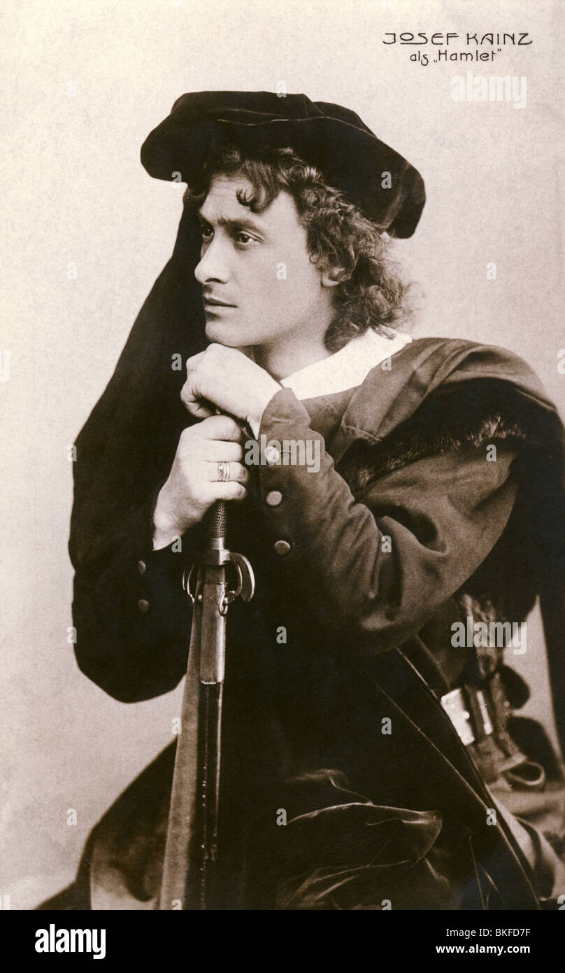 Hamlet play hi-res stock photography and images - Alamy