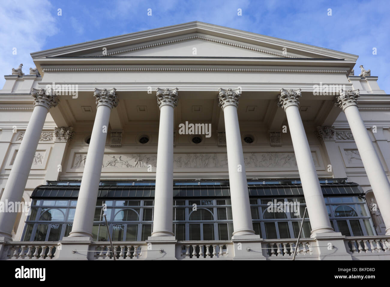 Front facade of The Royal Opera House in Covent Garden, London Stock ...