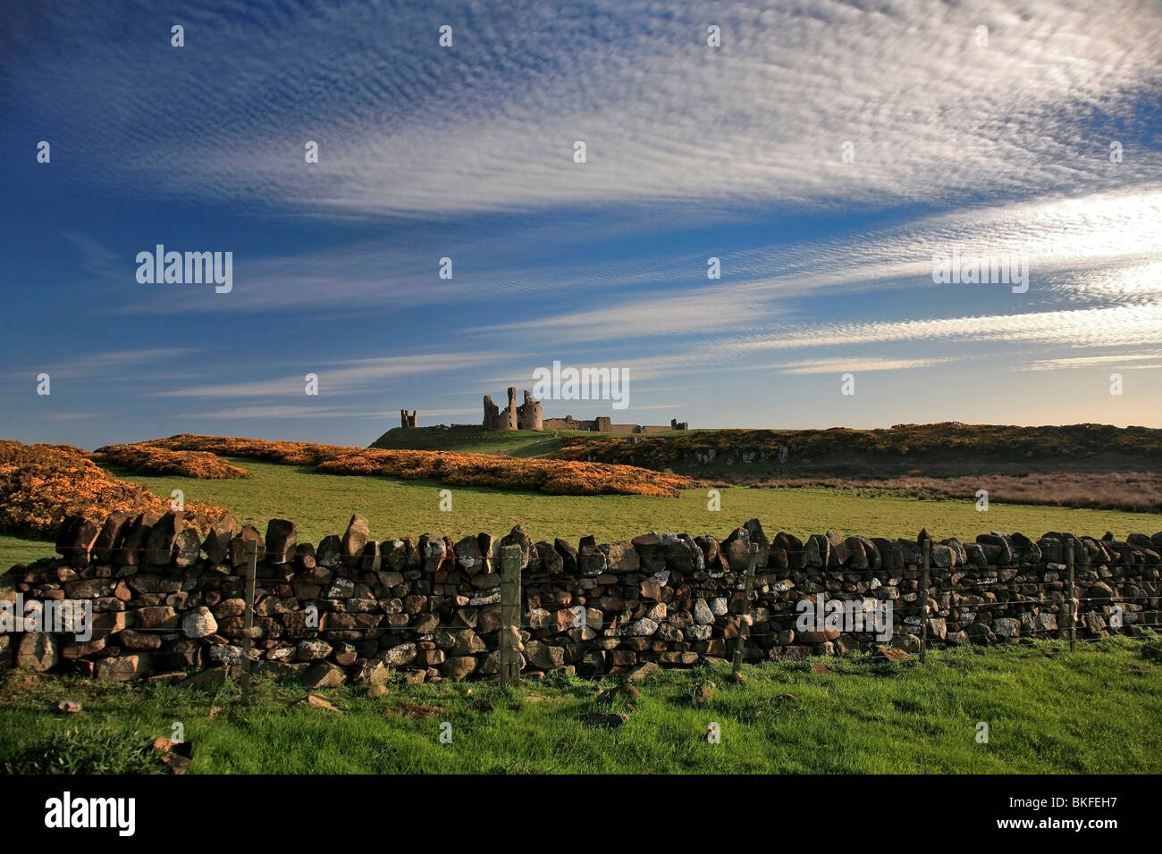 Beach Landscape Ruins Dunstanburgh Castle North Northumbrian Coast ...
