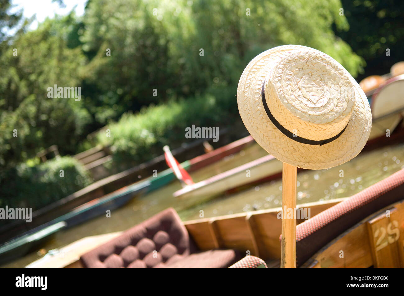 Straw boater hi-res stock photography and images - Alamy