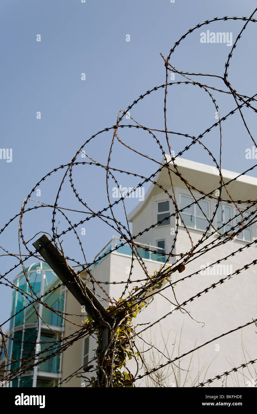 Modern luxury apartments being built for the Olympics in the UK ...