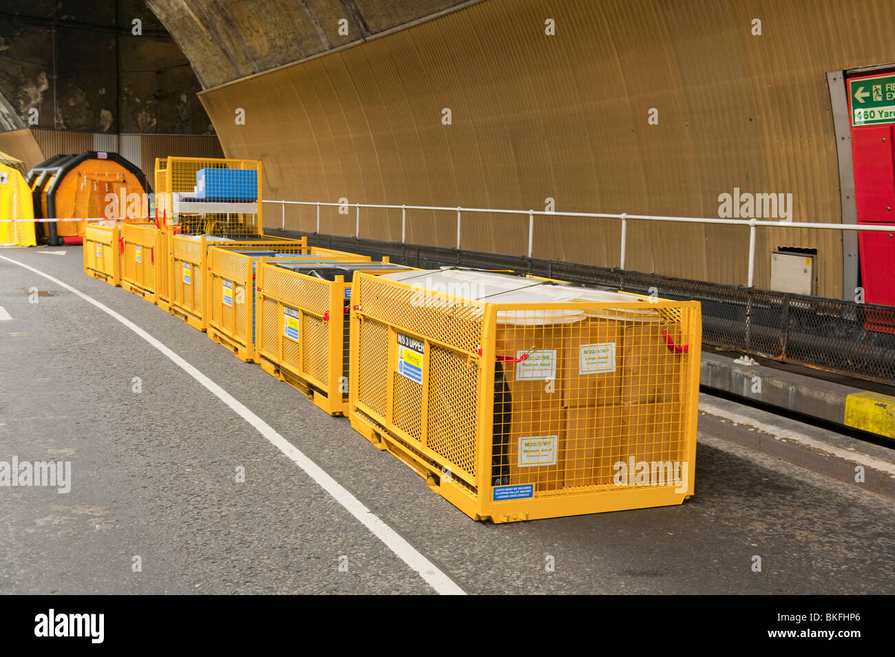 Mass decontamination hi-res stock photography and images - Alamy