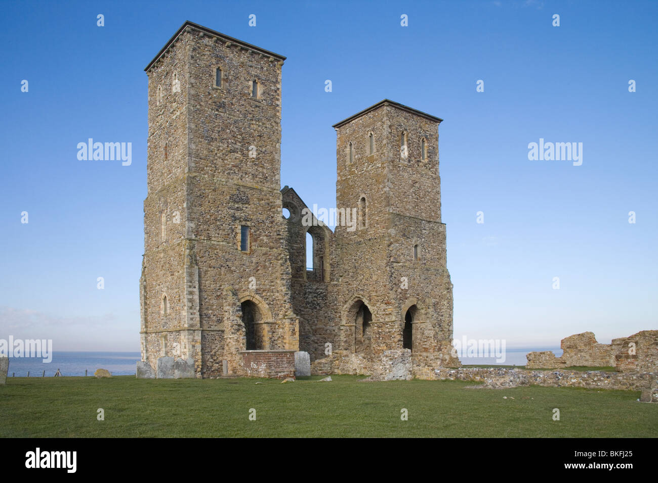 Reculver castle hi-res stock photography and images - Alamy