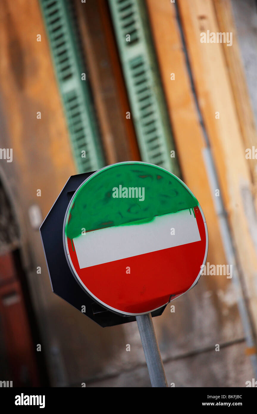 Italian no entry sign hi-res stock photography and images - Alamy