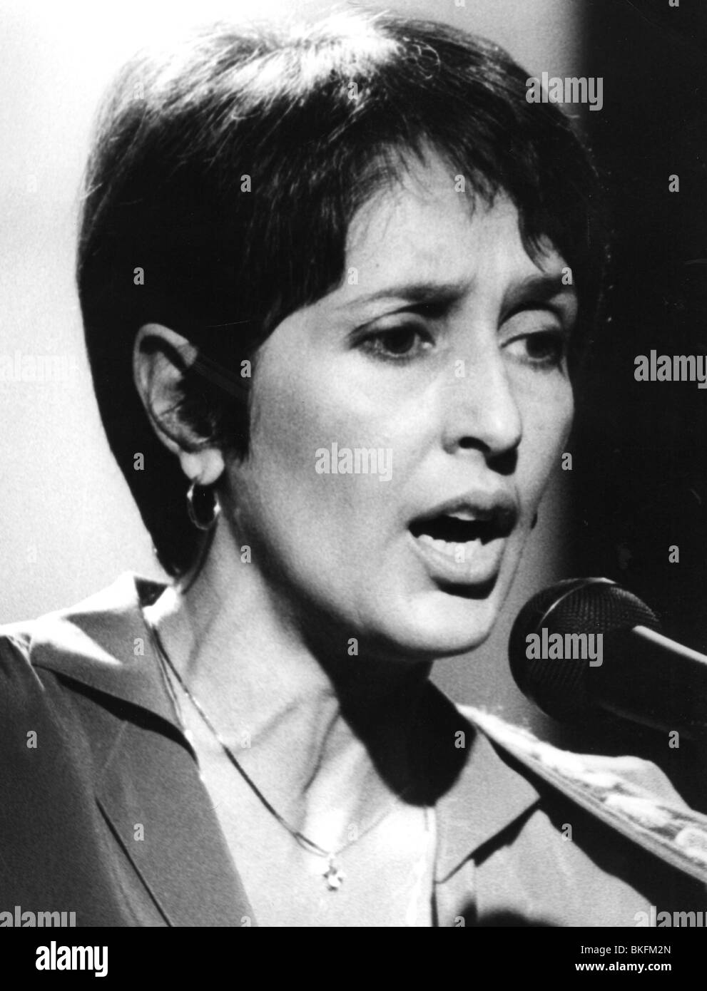 Folk Singer Joan Baez High Resolution Stock Photography and Images - Alamy