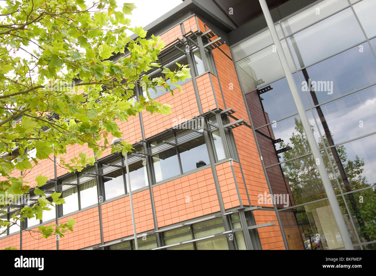 Exterior of a modern office block Stock Photo - Alamy