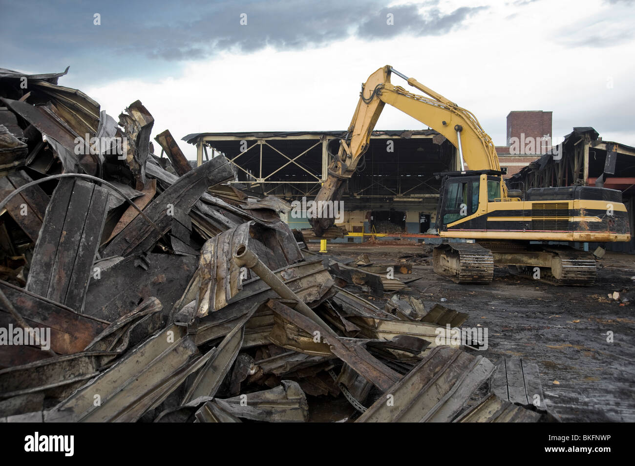 Piles metal scrap heavy hi-res stock photography and images - Alamy