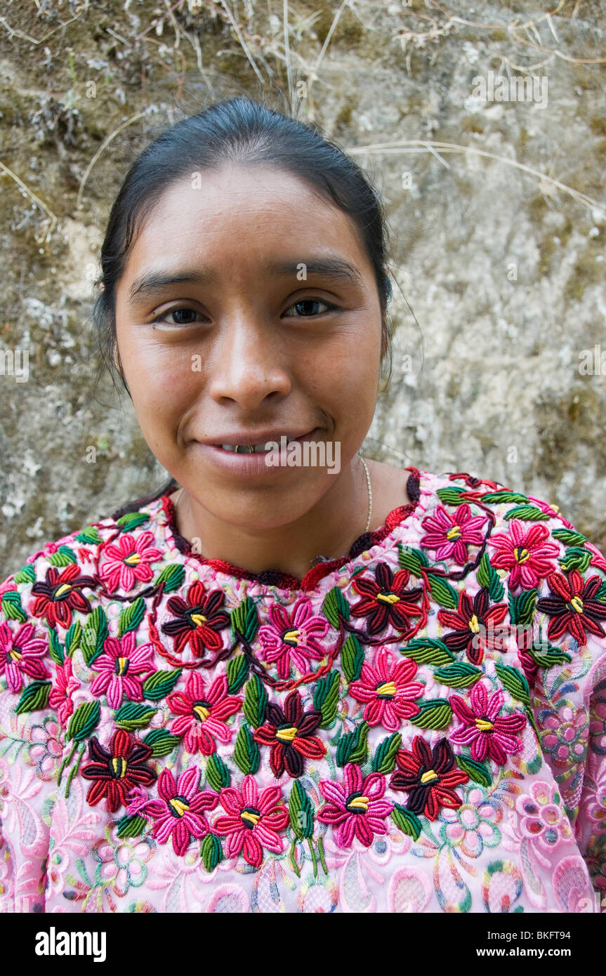 Guatemalan Maya woman Stock Photo - Alamy