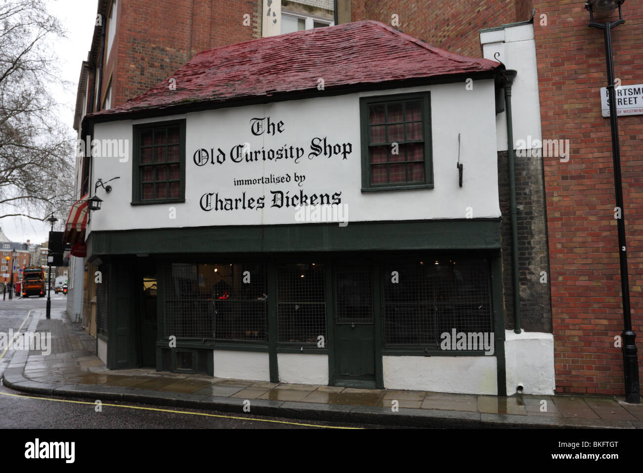 London england uk old curiosity hi-res stock photography and images - Alamy