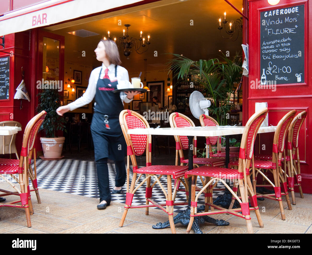 Waitress tray hi-res stock photography and images - Alamy