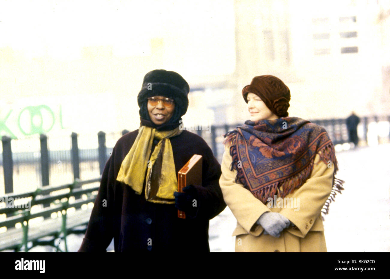 The associate 1996 whoopi goldberg hi-res stock photography and images ...