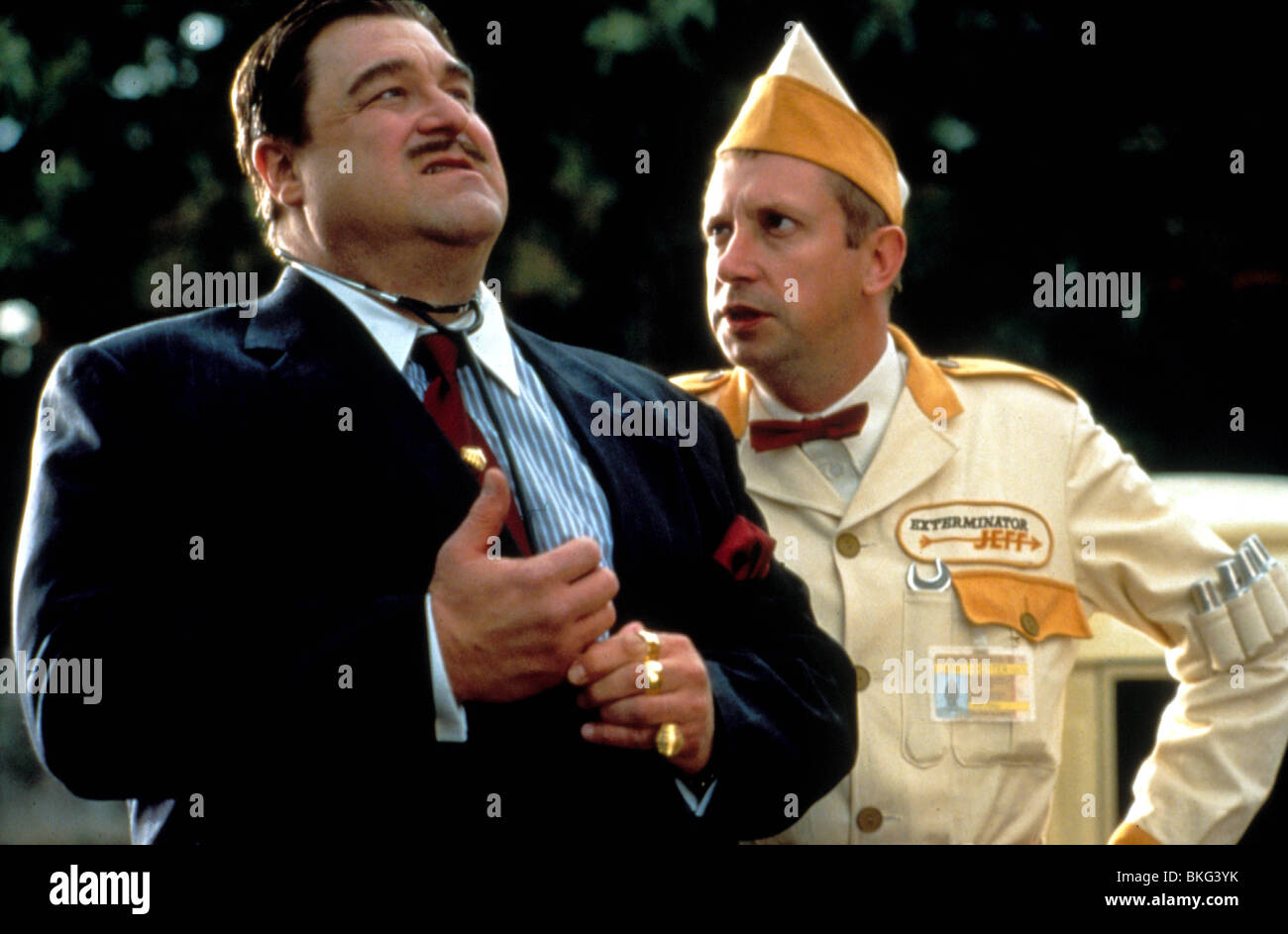 THE BORROWERS (1997) JOHN GOODMAN, MARK WILLIAMS BRRW 021 Stock Photo ...