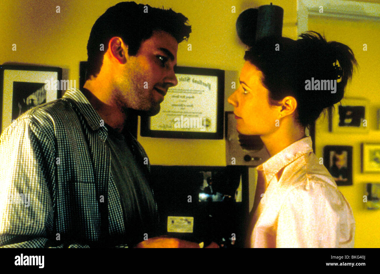 BOUNCE (2000) BEN AFFLECK, GWYNETH PALTROW BOUN 005 Stock Photo - Alamy