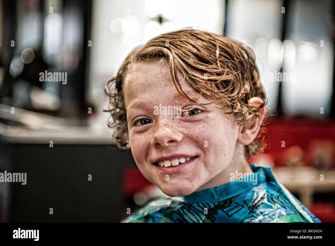 Little boy getting his hair cut Stock Photo - Alamy Little boy getting his hair cut Stock Photo - Alamy