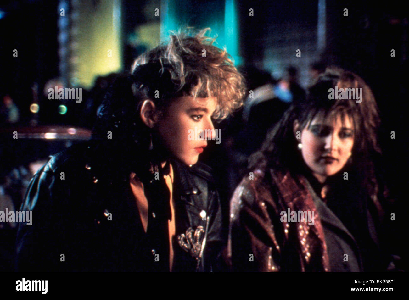 COOKIE (1989) EMILY LLOYD, RICKI LAKE CKIE 006 Stock Photo - Alamy