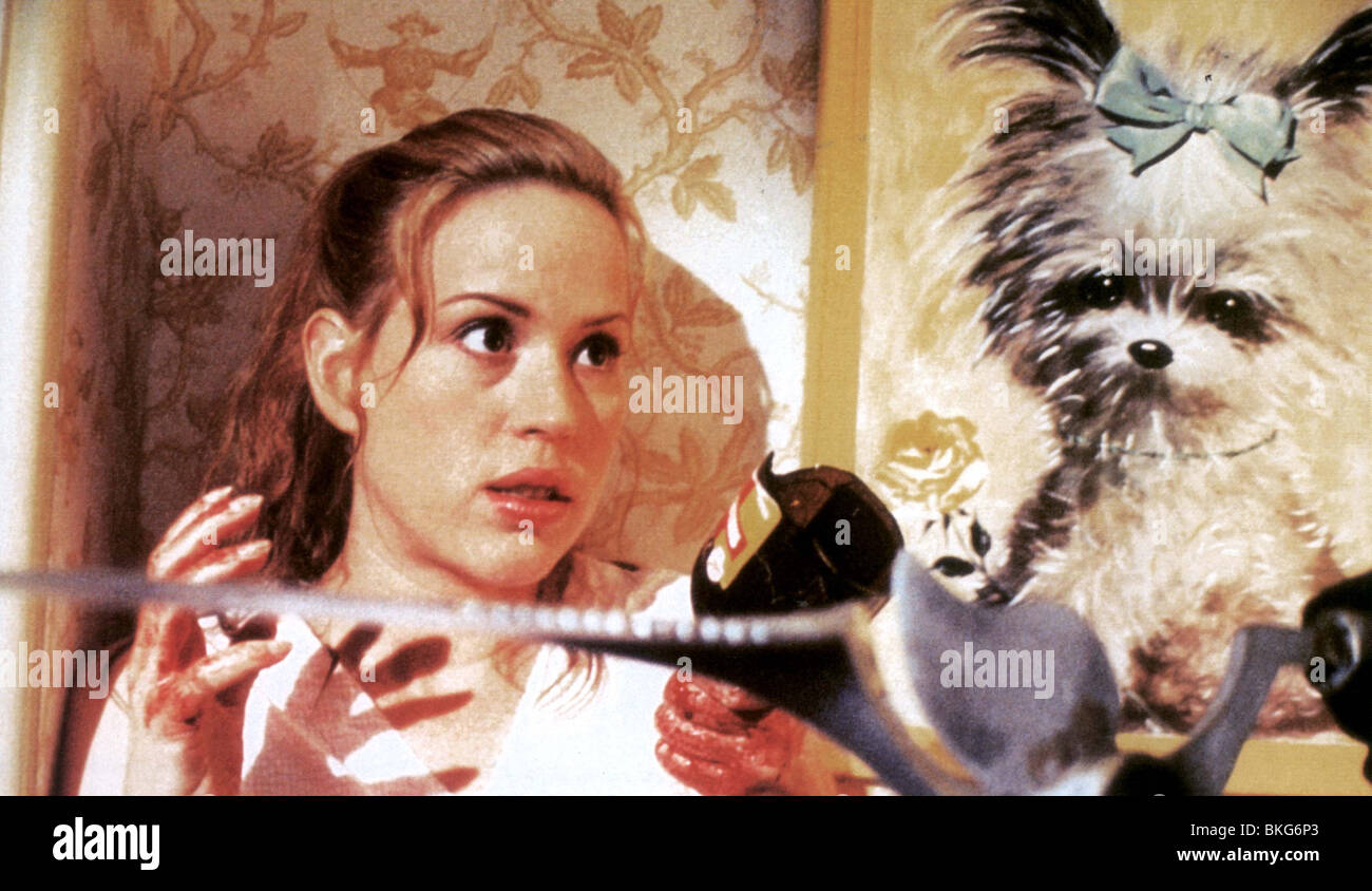 CUT -2000 MOLLY RINGWALD Stock Photo - Alamy