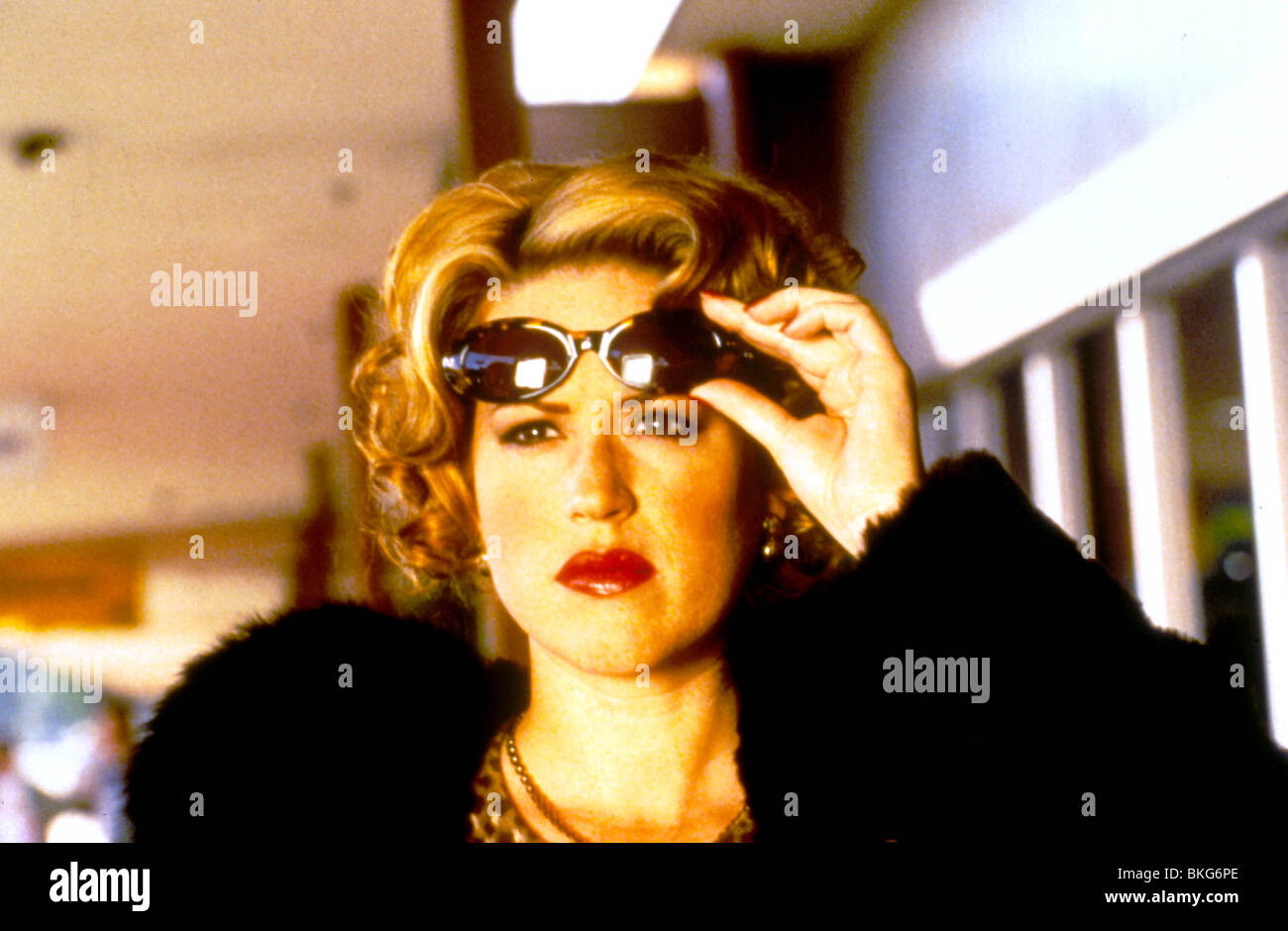 CUT -2000 MOLLY RINGWALD Stock Photo - Alamy