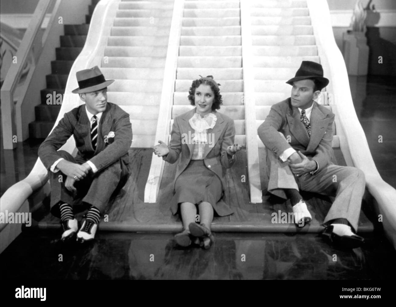 A DAMSEL IN DISTRESS (1937) FRED ASTAIRE, GRACIE ALLEN, GEORGE BURNS ...